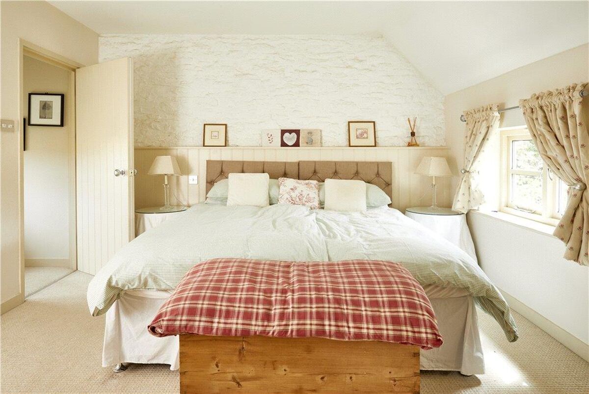 house for sale in Buttermilk Lane, Field Assarts, Oxfordshire, OX29 ...