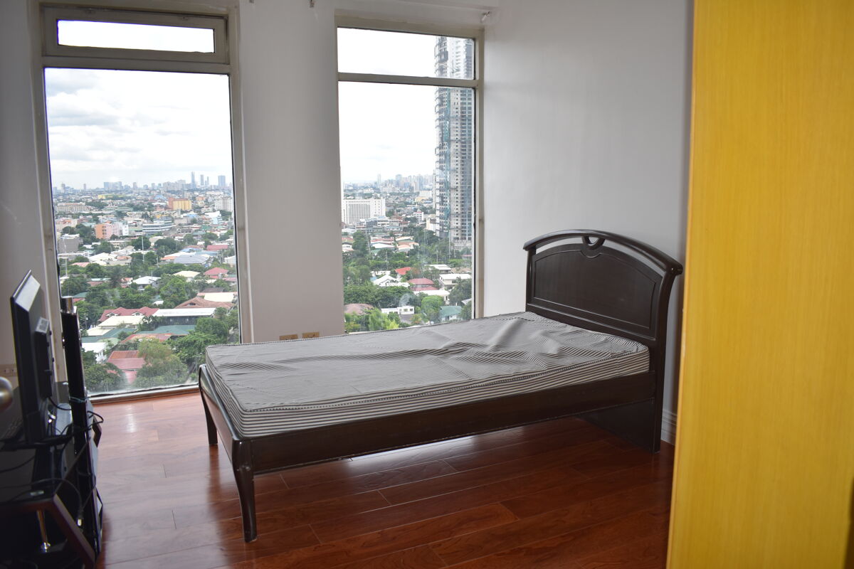 condominium to rent in Salcedo Park, 121 H.V Dela Costa Street Salcedo ...