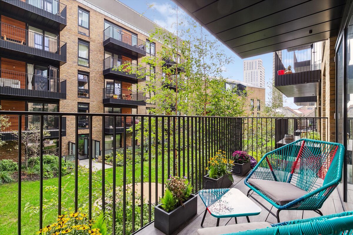 flat for sale in Dray House, Ram Quarter, Wandsworth, SW18 ...