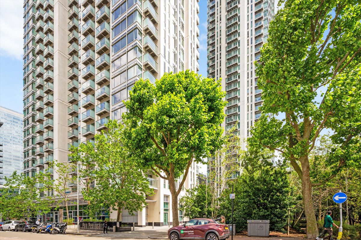 flat to rent in Pan Peninsula Square, London, E14. - pod012466141 ...