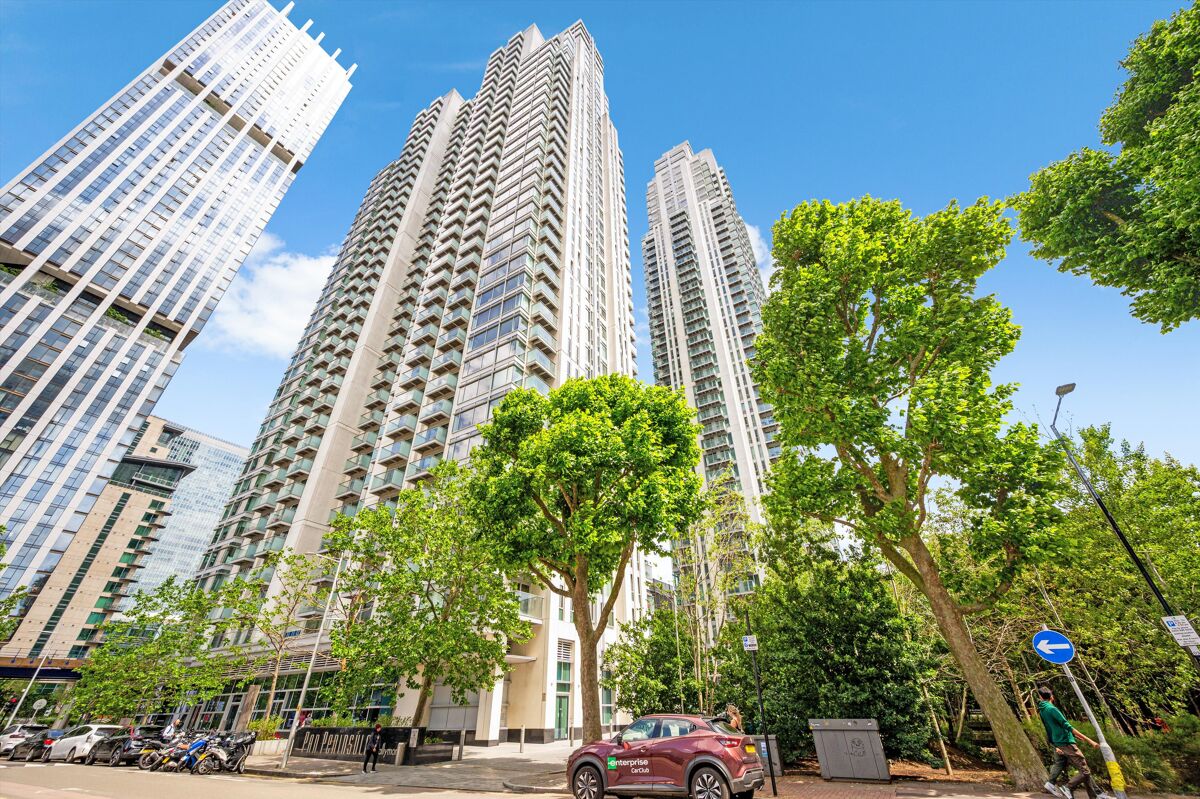 flat to rent in Pan Peninsula Square, London, E14. - pod012466141 ...