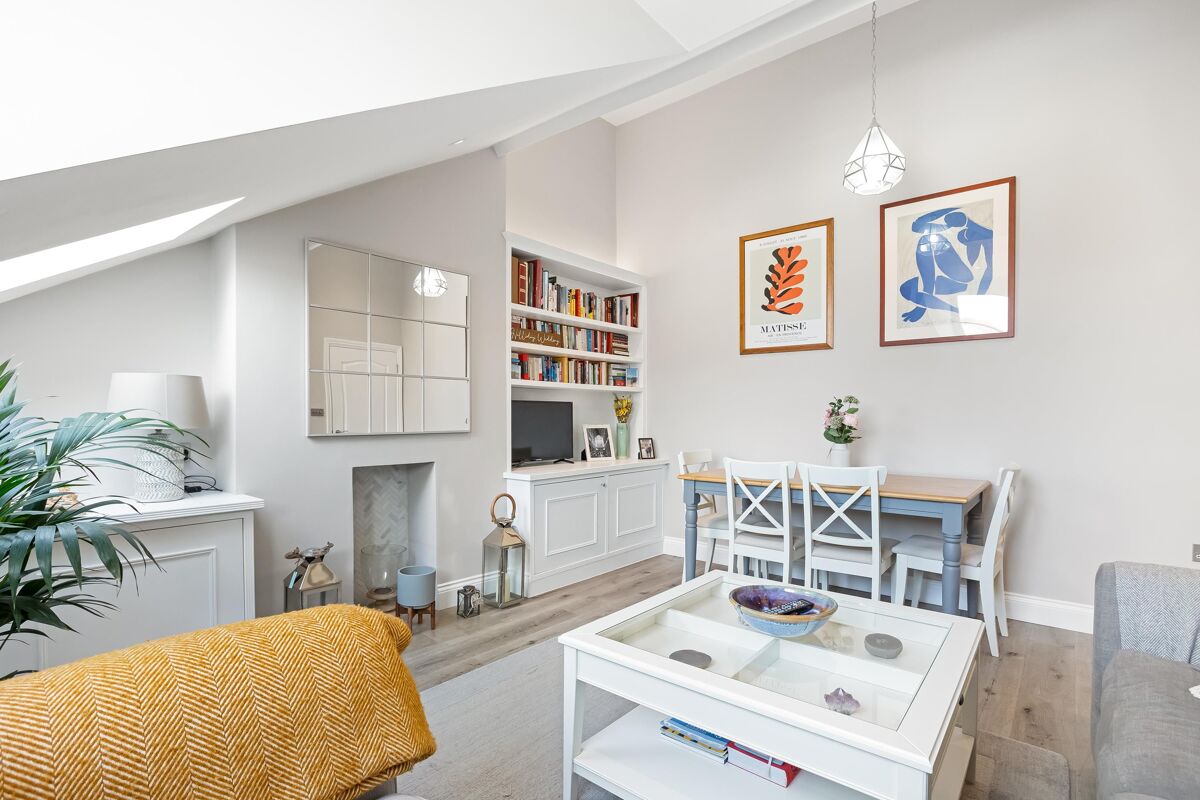 flat for sale in Veronica Road, London, SW17 - POD012469235 | Knight Frank