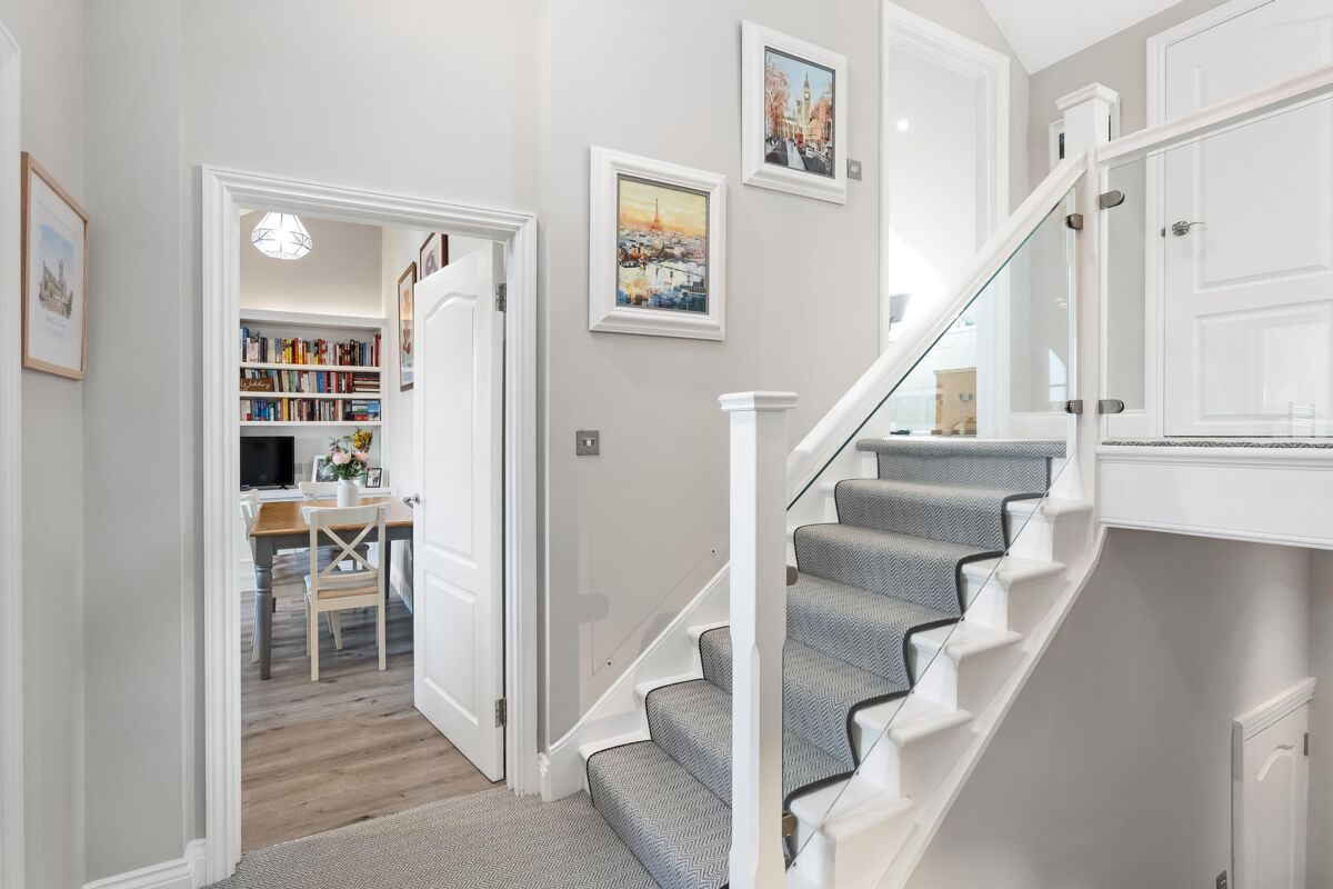 flat for sale in Veronica Road, London, SW17 - pod012469235 | Knight Frank