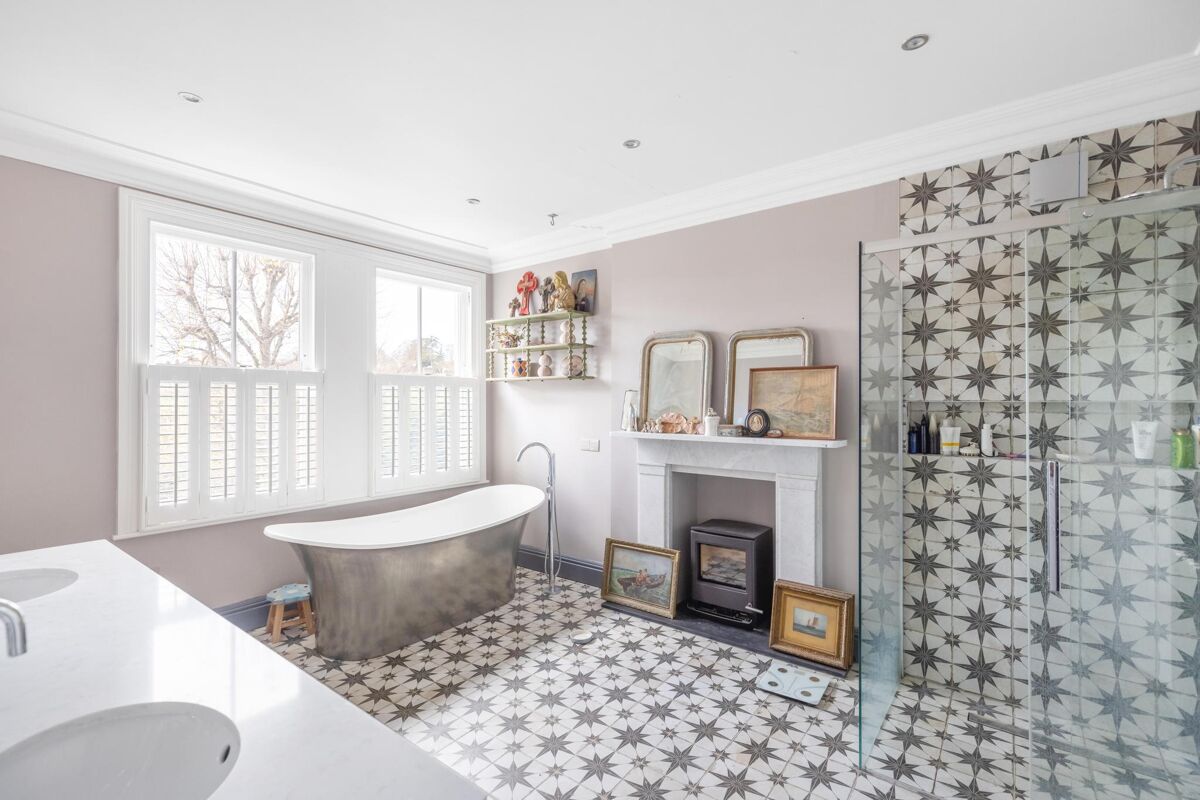 house for sale in Underhill Road, East Dulwich, London, SE22 ...