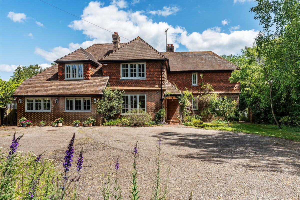 house for sale in Horsham Road, Cranleigh, Surrey, GU6 - pod012573947 ...