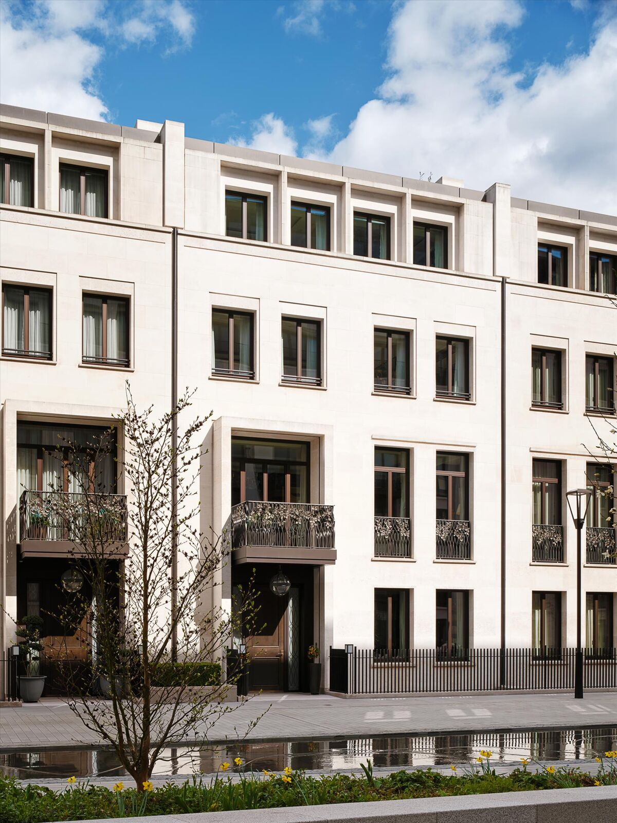 Townhouse For Sale In Chelsea Barracks 3 Whistler Square Belgravia