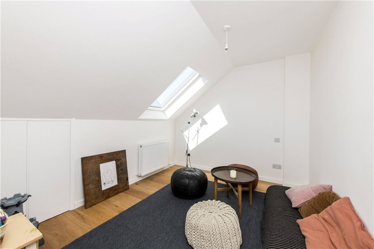 house for sale in Leghorn Road, Kensal Green, London, NW10 - qpk190135 ...