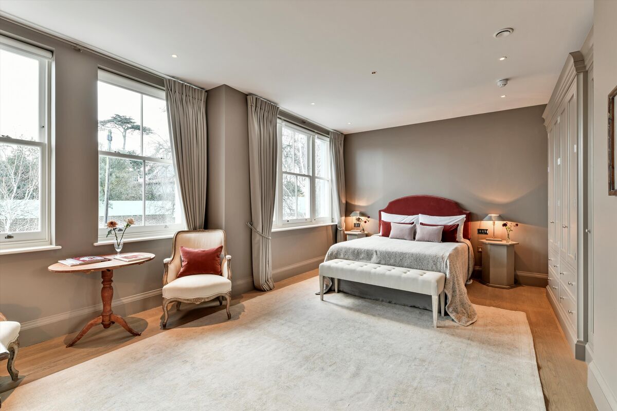 house for sale in Roehampton Gate, Richmond, London, SW15 ...