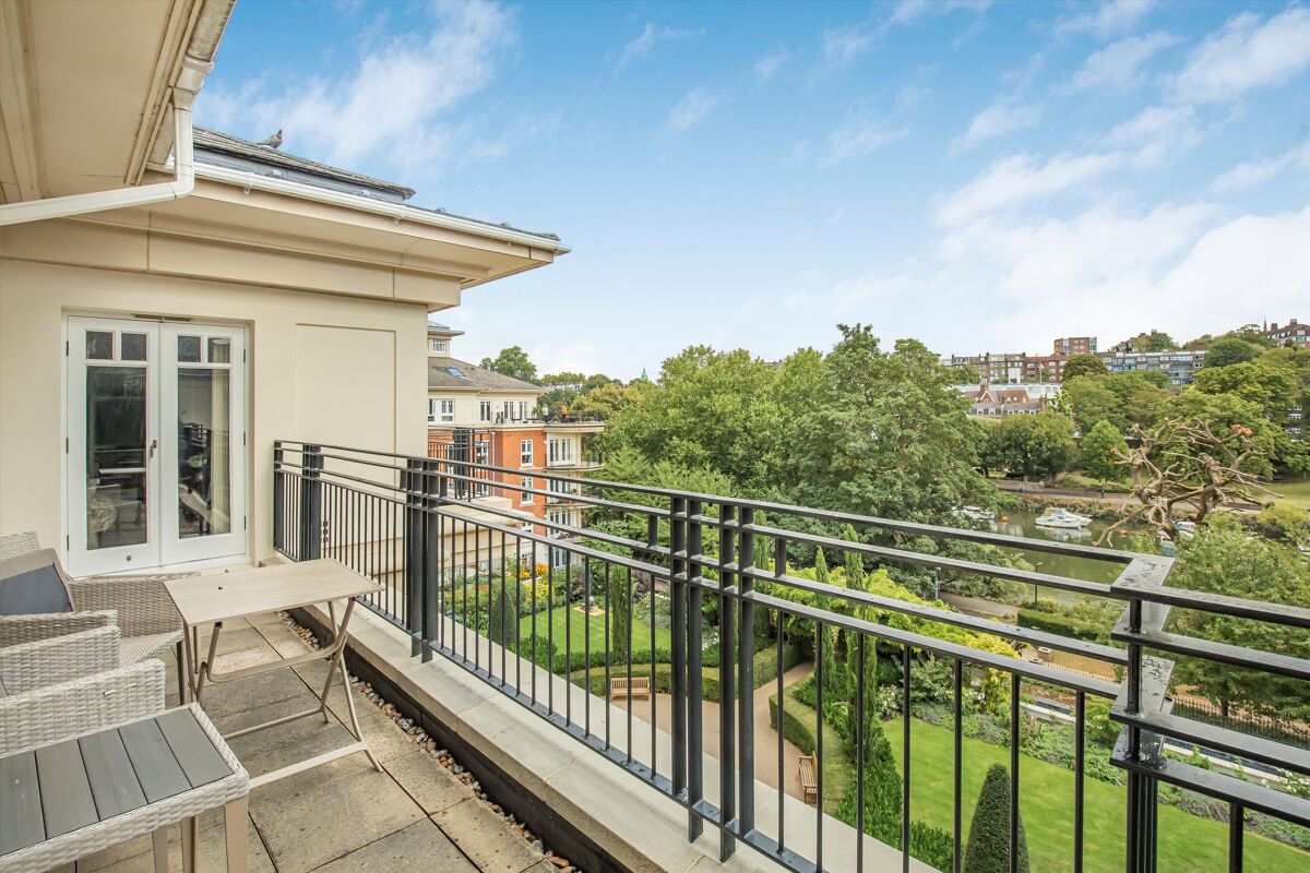 flat for sale in Clevedon Road, Twickenham TW1 - rch012532137 | Knight ...