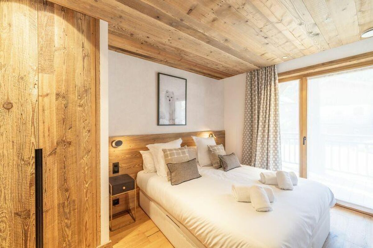 chalet for sale in Courchevel Le Praz, Savoie, Rhône-Alpes - rsi012444846 | Knight Frank