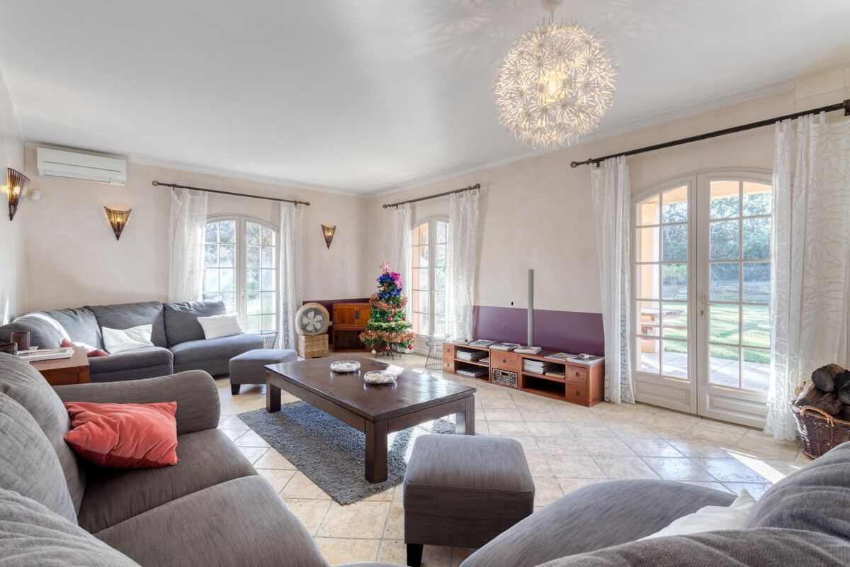 house for sale in Cogolin, Var, Provence-Alpes-Côte d'Azur ...