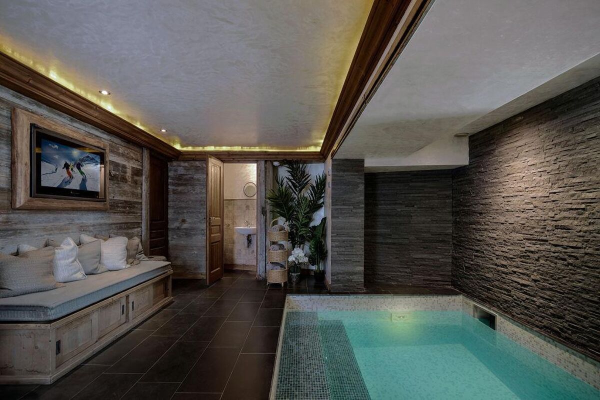 chalet for sale in Courchevel 1850, Savoie, Rhône-Alpes - rsi012508255 | Knight Frank Global