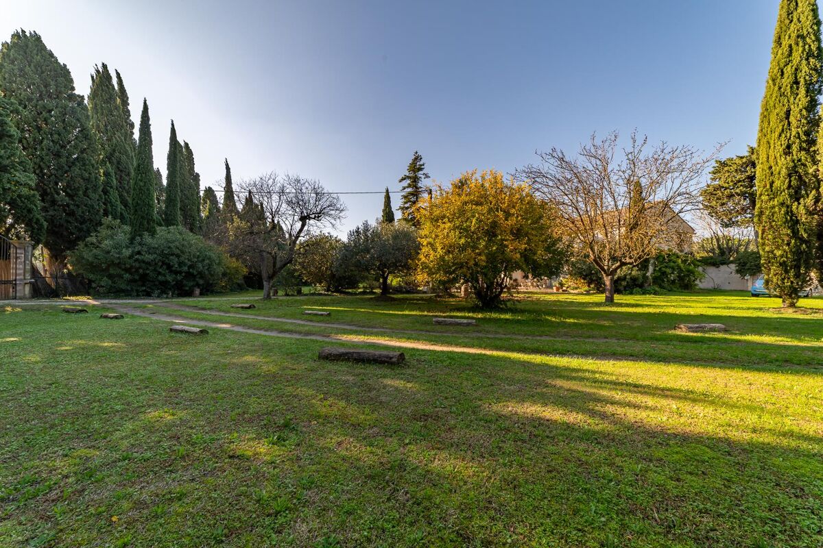 farmhouse for sale in Châteaurenard, Bouches-du-Rhône, Provence-Alpes ...