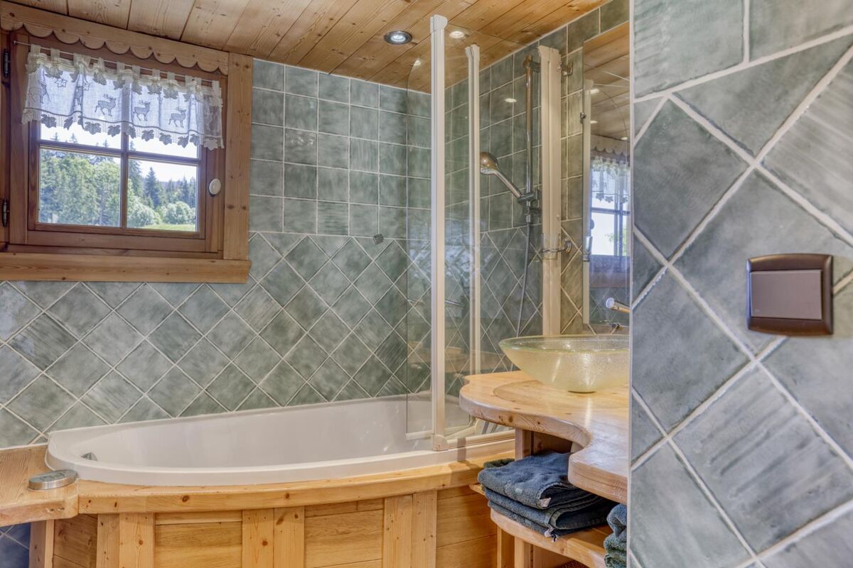 chalet for sale in Praz sur Arly, Haute-Savoie, Rhône-Alpes - rsi012574749 | Knight Frank