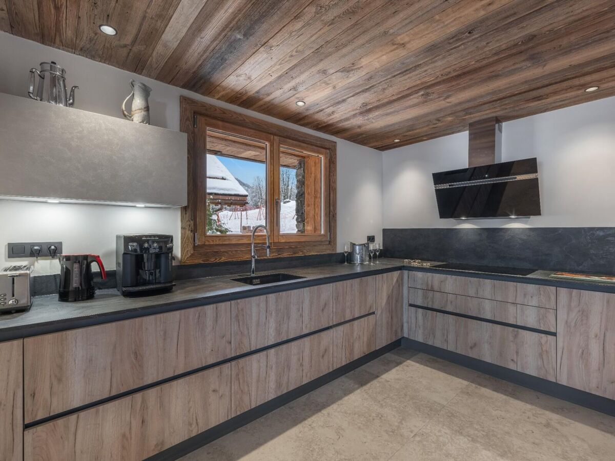 chalet for sale in Méribel, Savoie, Rhône-Alpes - rsi012599813 | Knight Frank