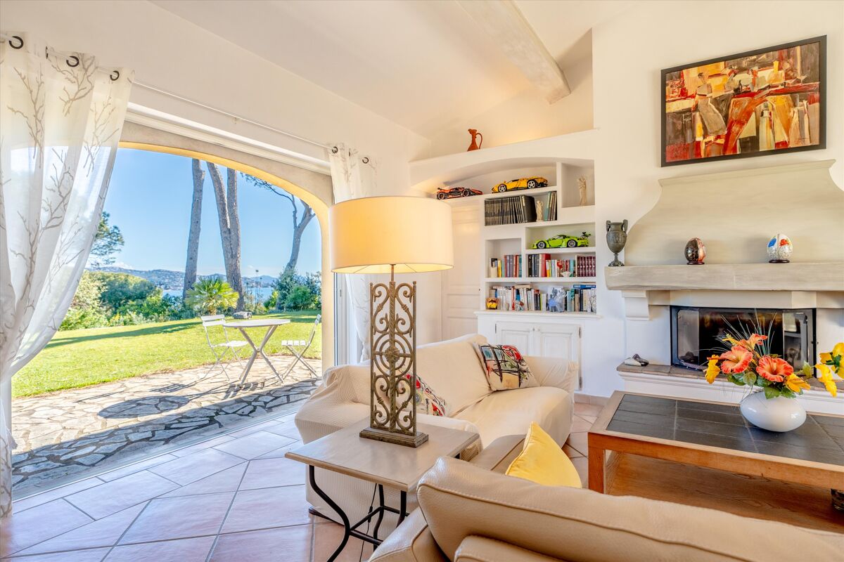 villa for sale in Sainte-Maxime, Var, Provence-Alpes-Côte d'Azur ...