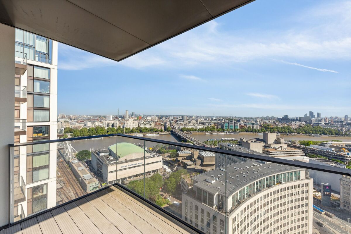 flat for sale in Casson Square, London, SE1. - sbk012342057 | Knight Frank