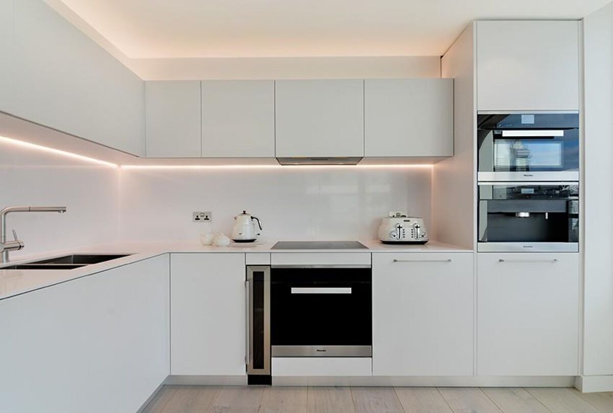 flat to rent in Tudor House, Duchess Walk, One Tower Bridge, Tower ...