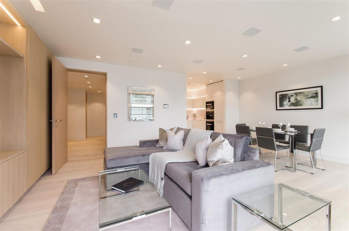 flat to rent in Tudor House, Duchess Walk, One Tower Bridge, Tower ...