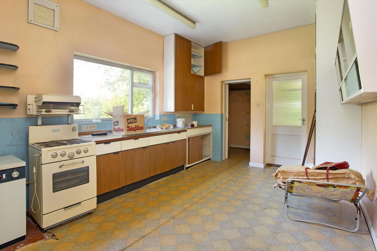 house for sale in Rowhill Road, Dartford, Kent, DA2 - SEV012331264 ...