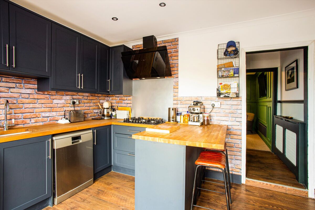 house for sale in Seal Road, Sevenoaks, Kent, TN14 - sev012355367 ...