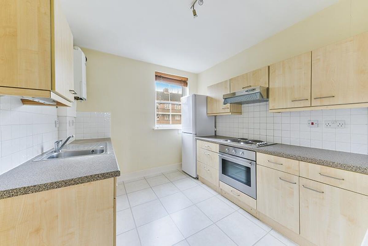 flat to rent in St. Johns Wood High Street, London, NW8 - sjq012164233 ...