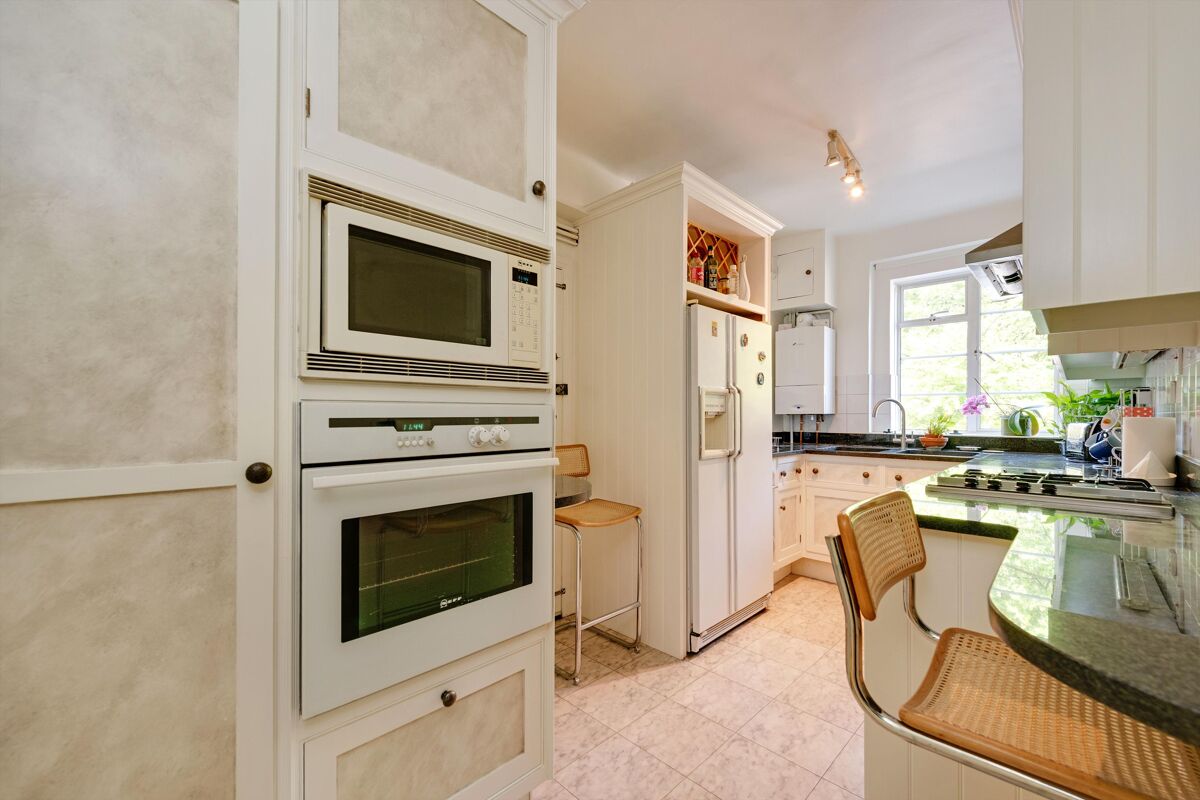 flat for sale in Hamilton Court, Maida Vale W9 - sjw012535783 | Knight ...
