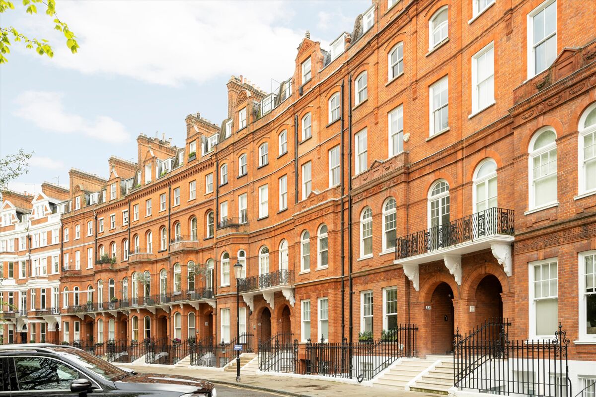 flat for sale in Lennox Gardens, Knightsbridge, London, SW1X ...