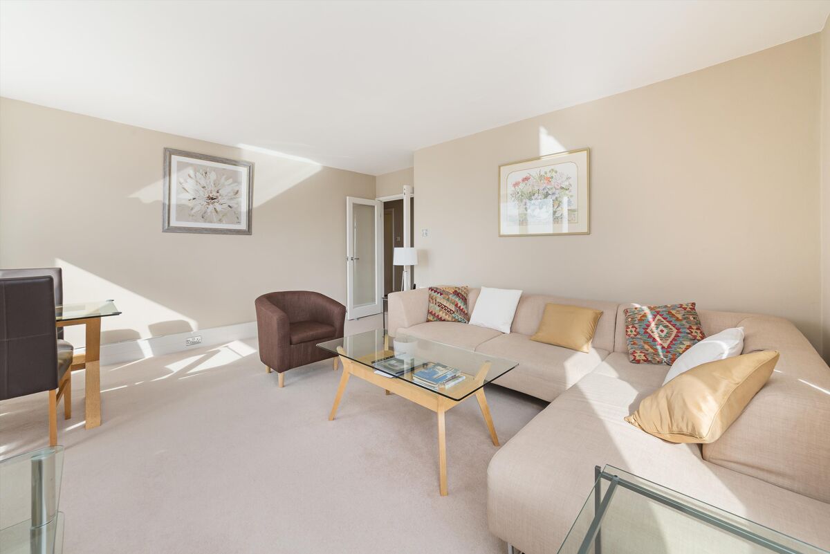 flat for sale in Chelsea Towers, Chelsea Manor Gardens, London, SW3 ...