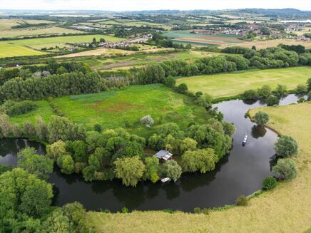 Fishing Properties for Sale in the UK - Fishing by the River, Lakes ...