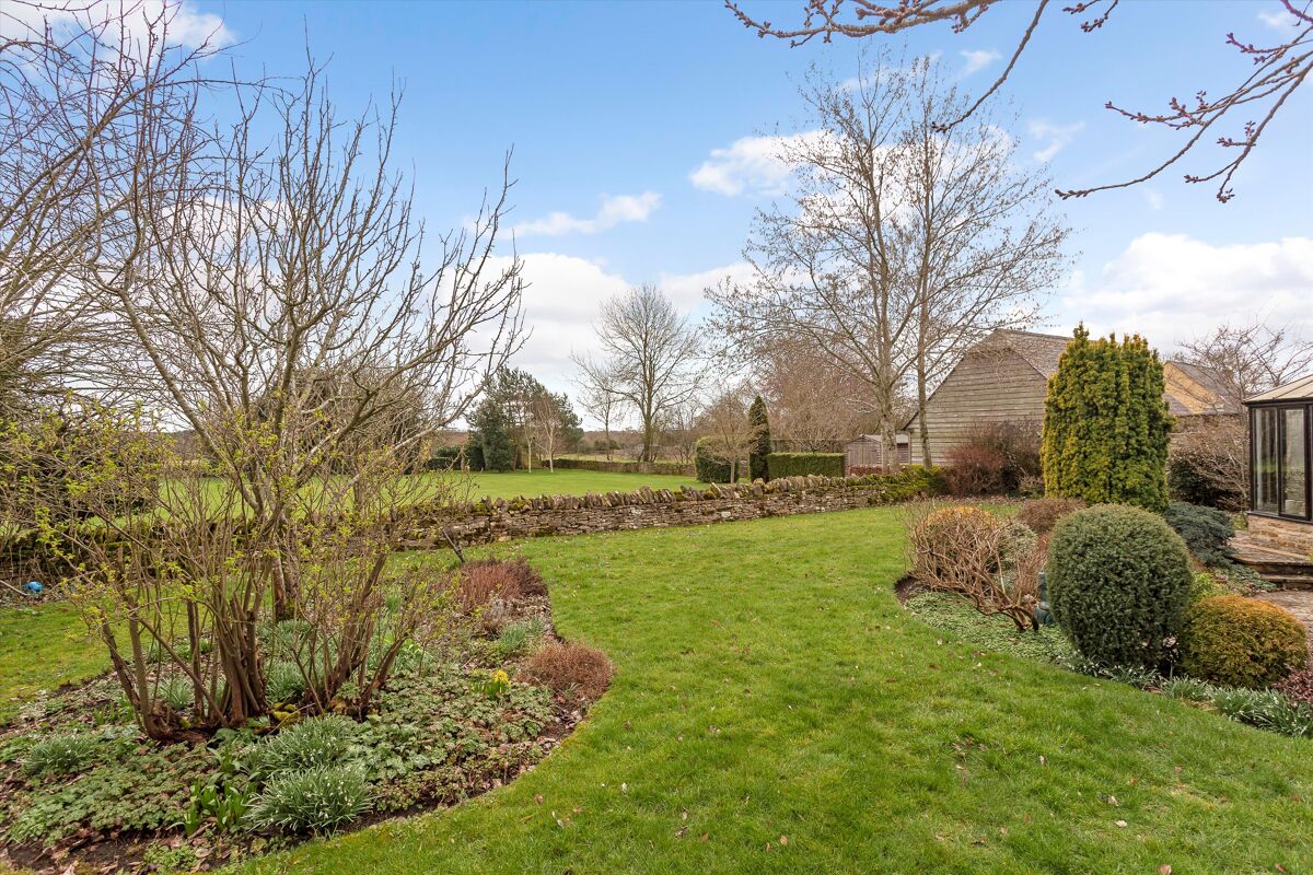 house for sale in The Green, Kingham, Chipping Norton, Oxfordshire, OX7 ...