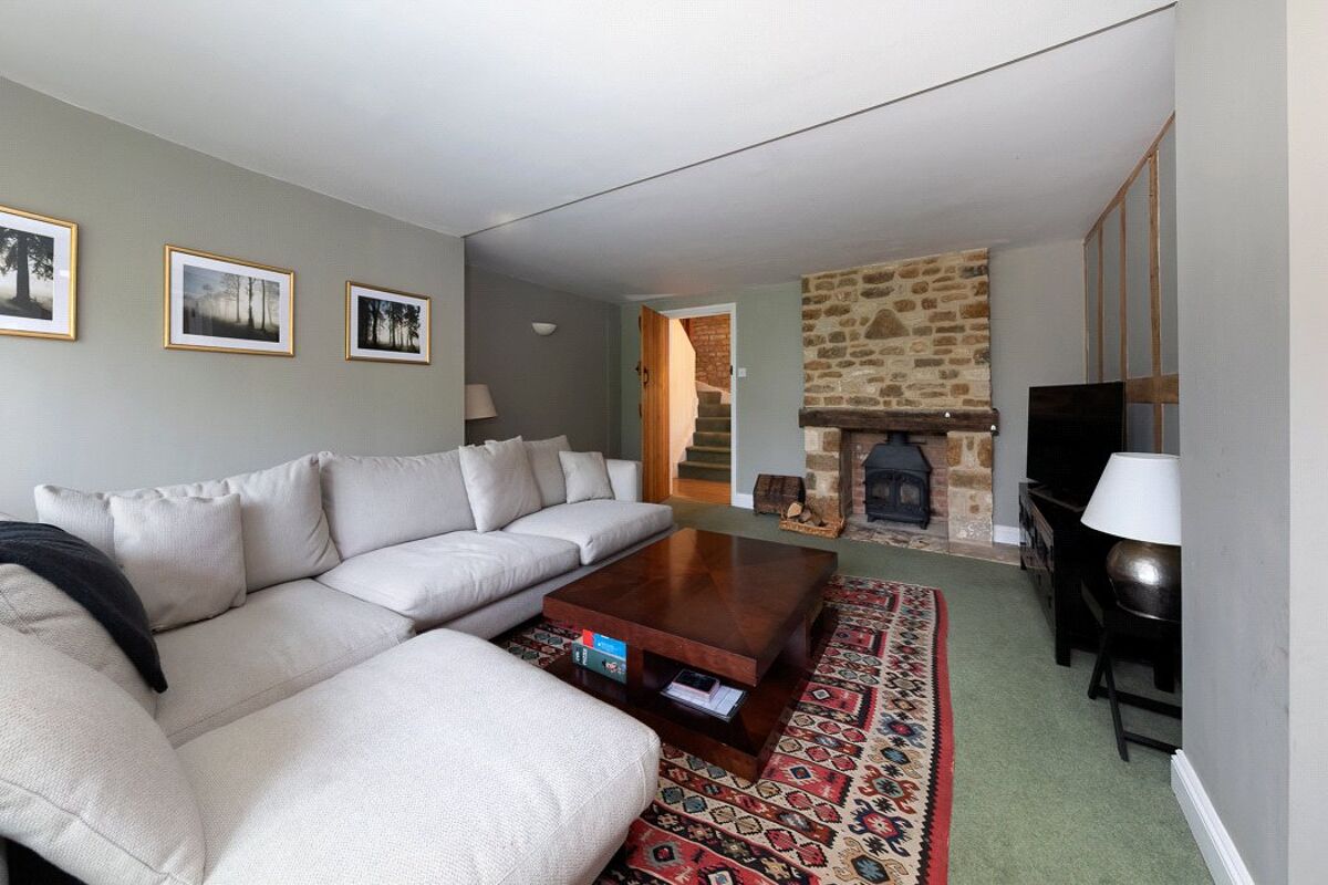 house for sale in The Moat, Kingham, Chipping Norton, Oxfordshire, OX7 ...