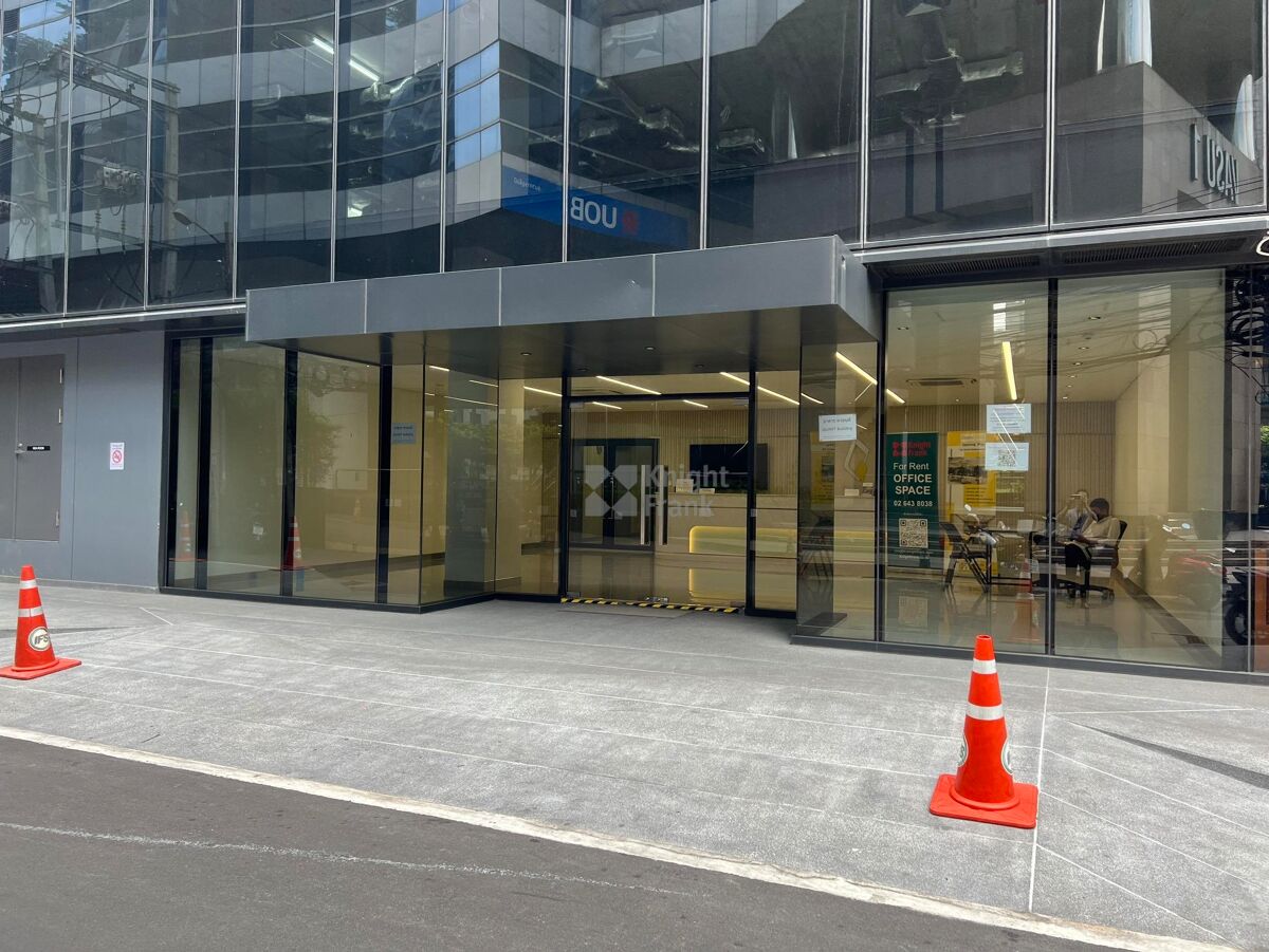 Office to rent in Soi Sukhumvit 25, Khwaeng Khlong Toei Nuea, Watthana ...