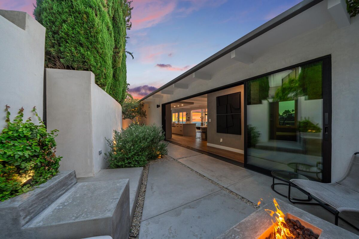 house for sale in 8460 Franklin Ave - Sunset Strip / Hollywood Hills ...