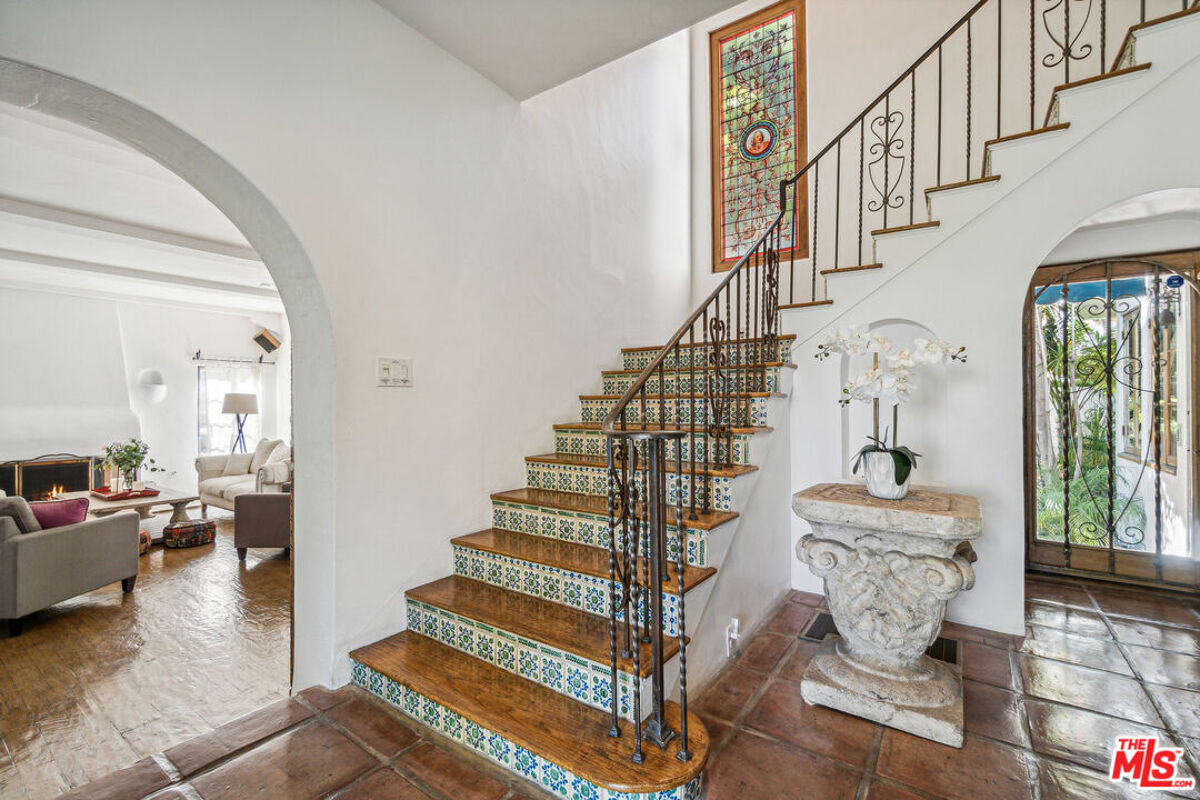 house for sale in 7825 Hillside Ave - Sunset Strip / Hollywood Hills ...