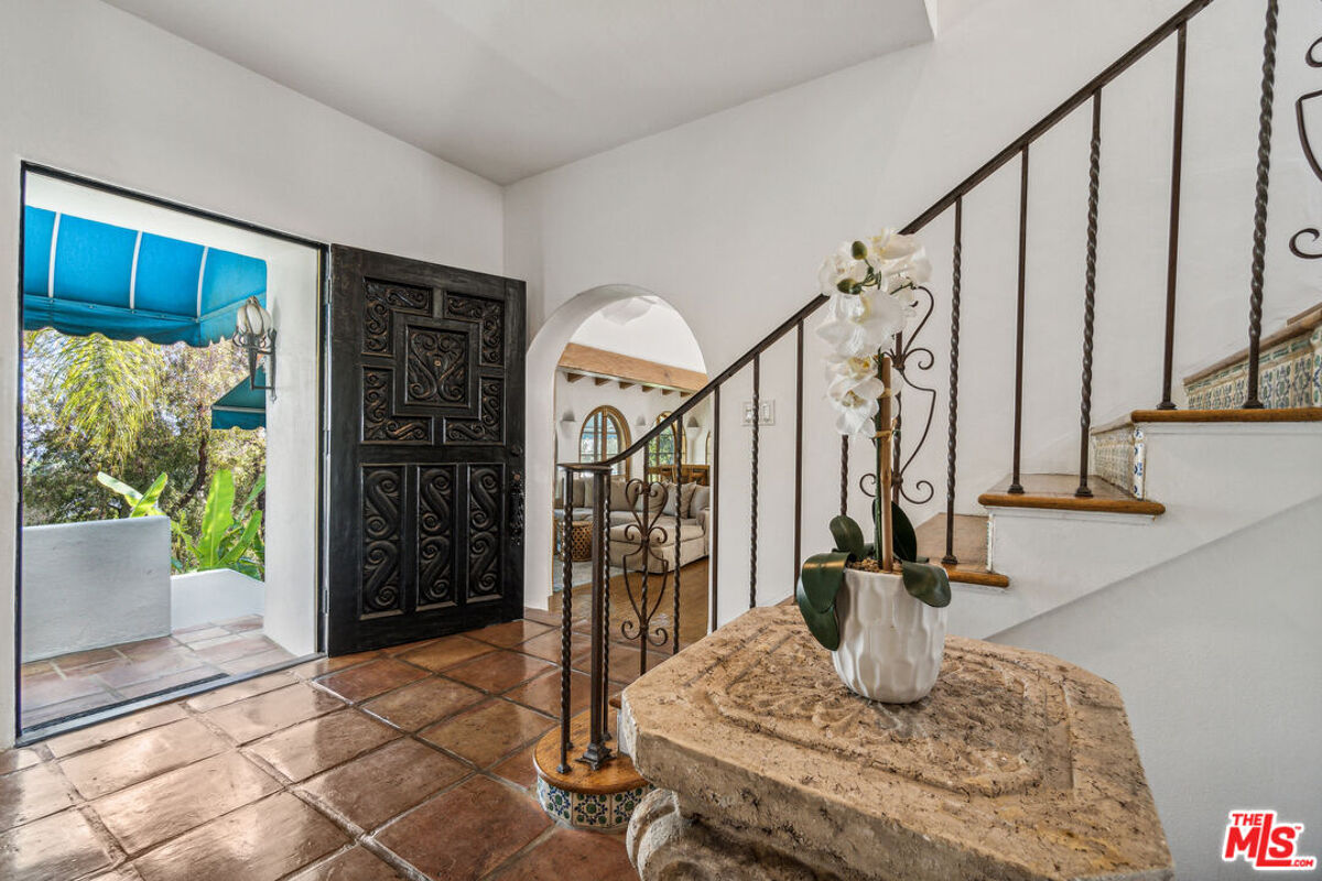 house for sale in 7825 Hillside Ave - Sunset Strip / Hollywood Hills ...