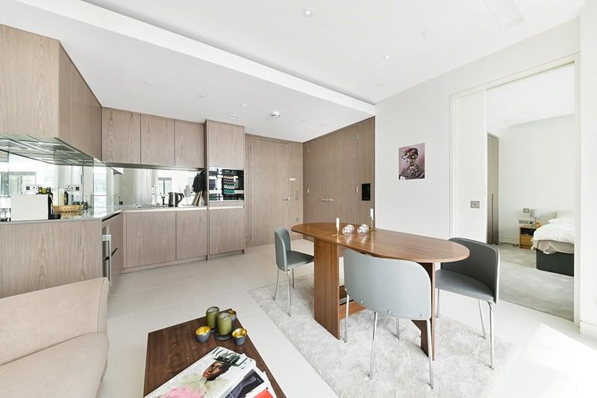 flat to rent in Sugar Quay, Landmark Place, Water Lane, City, London ...