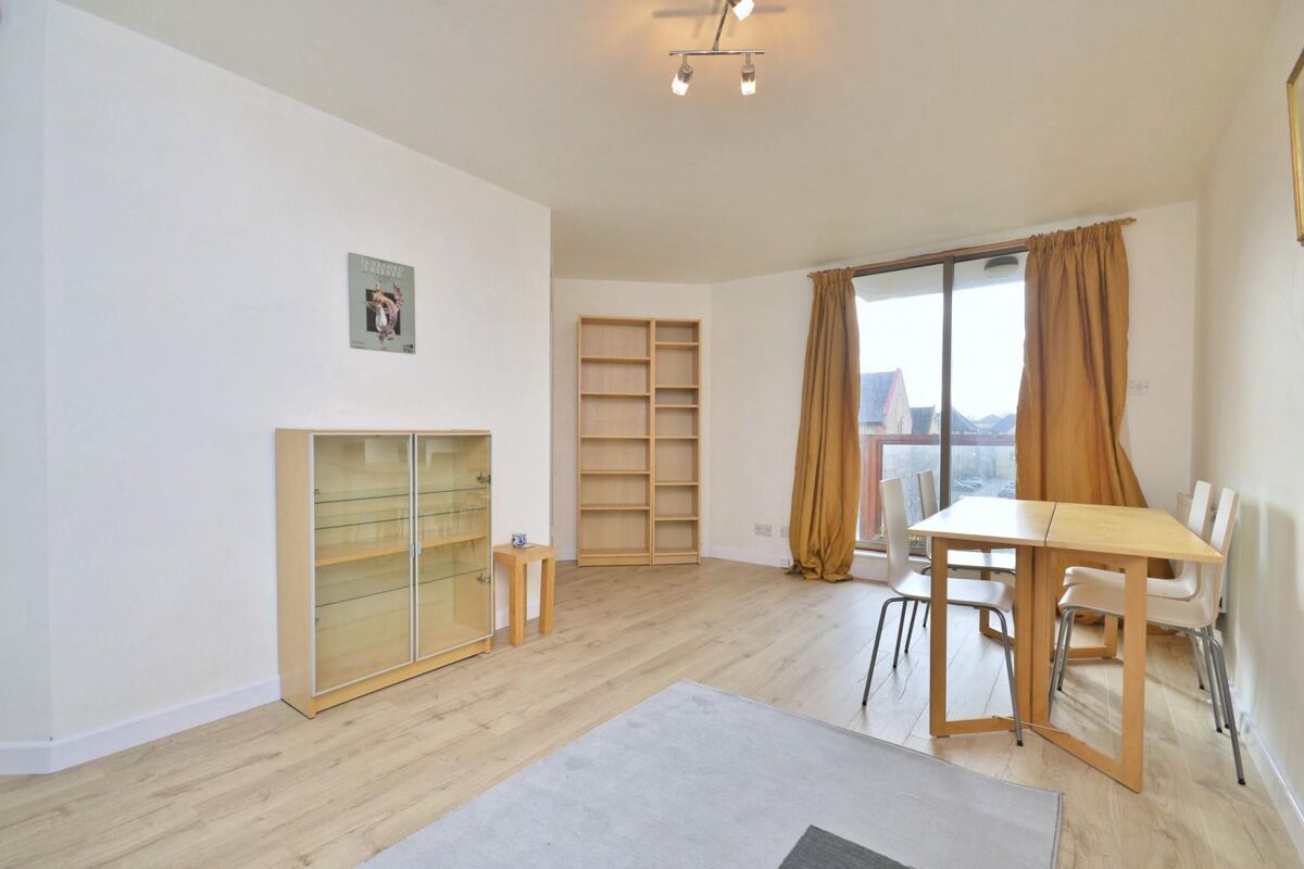 flat to rent in Leeward Court, Asher Way, Wapping, E1W. - waq012505613 ...
