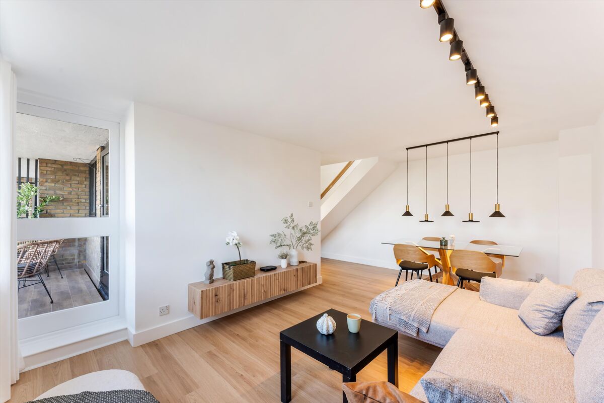 flat to rent in Burr Close, London, E1W - waq012507118 | Knight Frank