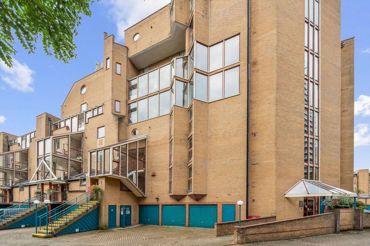 flat to rent in Spice Court, Asher Way, London, E1W - waq012535904 ...