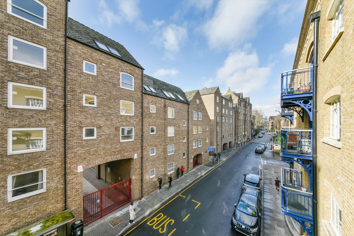 flat to rent in Pierhead Wharf, Wapping High Street, Wapping, London ...