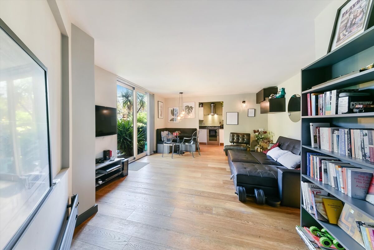 flat to rent in China Court, Asher Way, Wapping, London, E1W ...