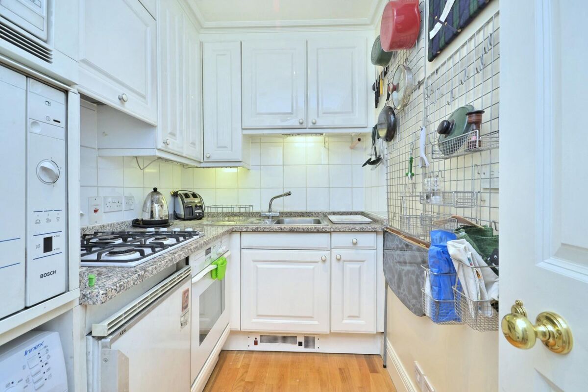 flat for sale in Crusader House, 14 Pall Mall, St James's, London, SW1Y ...