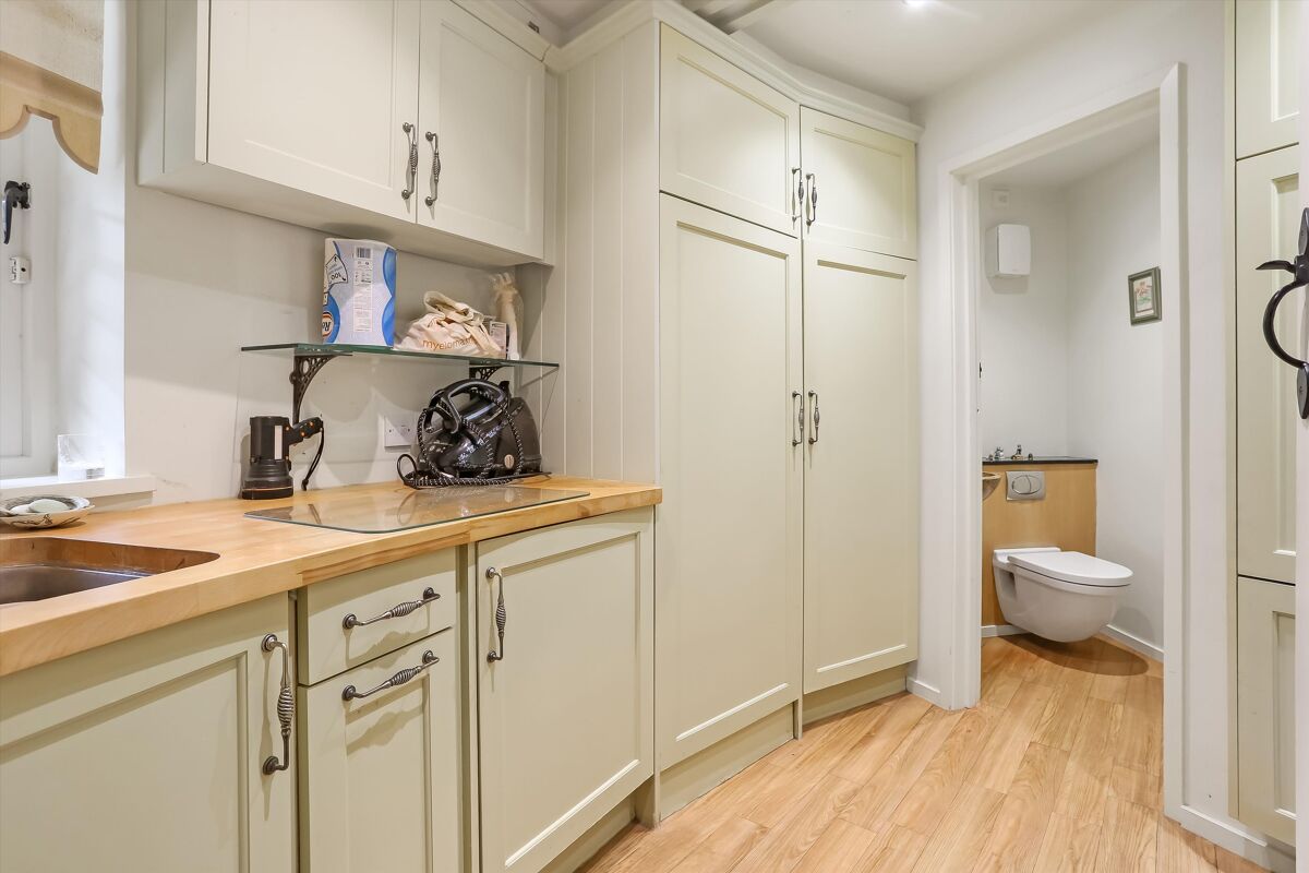 house for sale in Crawley, Winchester, Hampshire, SO21 - win012268493 ...