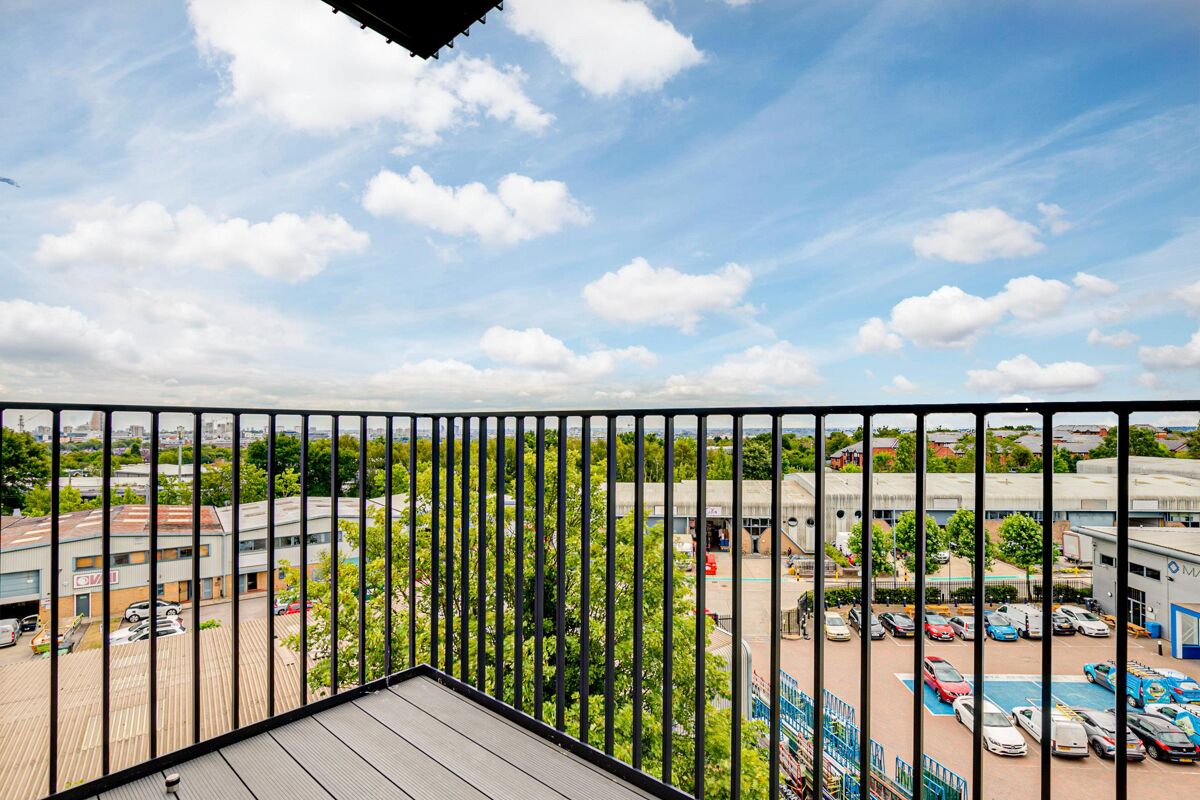 flat to rent in Clayworks, Wales Farm Road, London, W3 - wlq012646192 ...