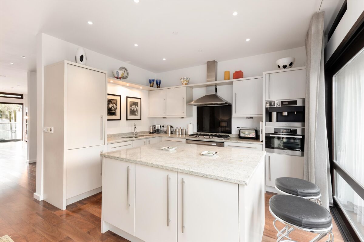 house for sale in Helix Terrace, 20 Queensmere Road, Wimbledon, London ...