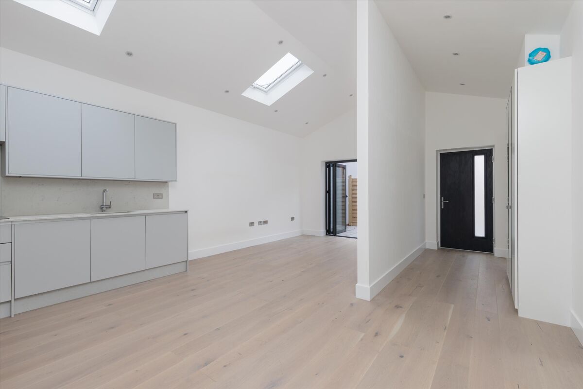 flat for sale in Durham Road, London, SW20 - wmb012120925 | Knight Frank