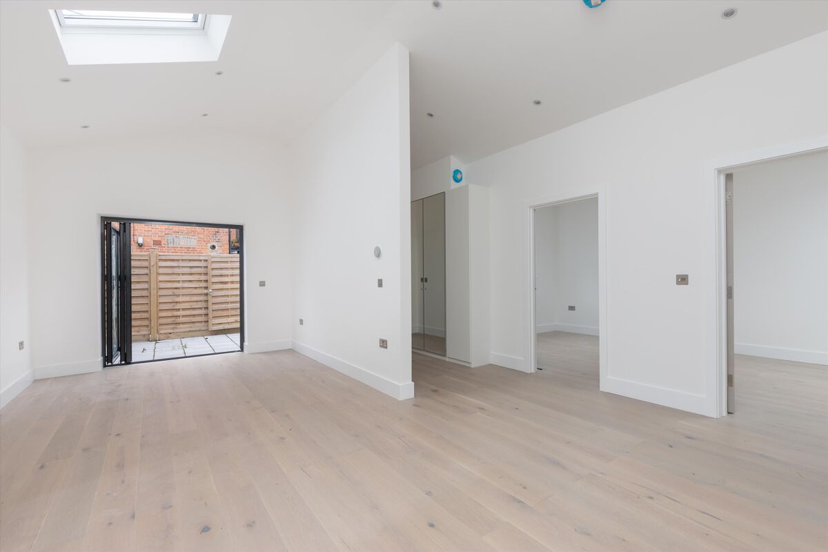flat for sale in Durham Road, London, SW20 - wmb012120925 | Knight Frank
