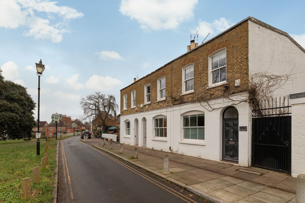 house to rent in Crooked Billet, London, SW19 - wmq012364687 | Knight Frank