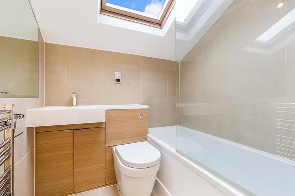 flat for sale in Ballater Road, London, SW2 - wnd012032162 | Knight Frank